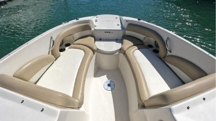 Miami: 24-Foot Private Boat for up to 8 People - The Sum Up