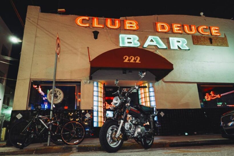 Miami Beach Bar Tour: Art Deco & Neon Lights with Historian - An Authentic Night Out with a Historical Twist