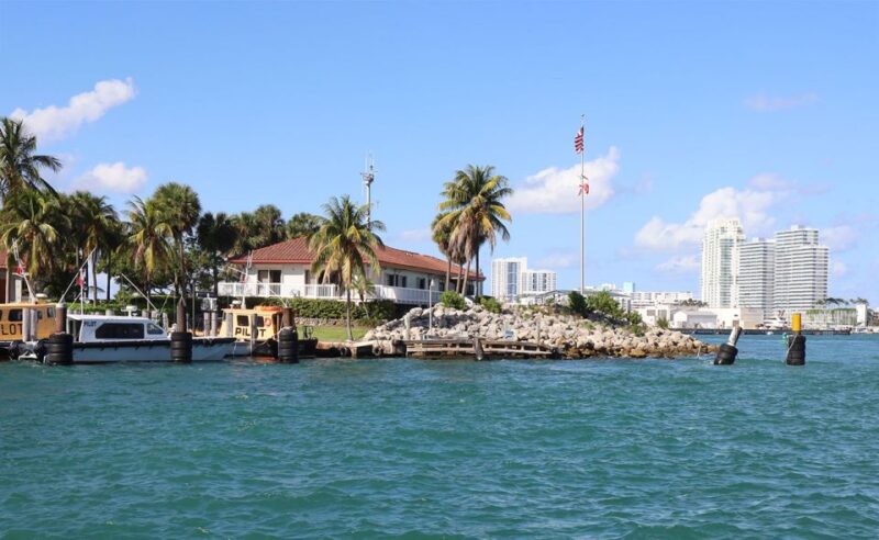Miami-Beach & Miami Skyline Hop-On & Hop Off Boat Cruise - Key Points