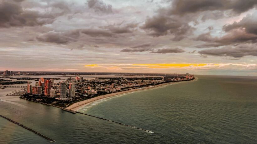 Miami Beach: Night Lights Private Air Tour - Free Champagne - Analyzing the Experience’s Value