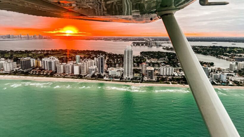 Miami Beach: Private Romantic Sunset Flight with Champagne - Key Points