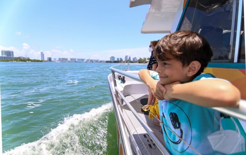 Miami: Biscayne Bay Celebrity Homes Sightseeing Cruise - Key Points