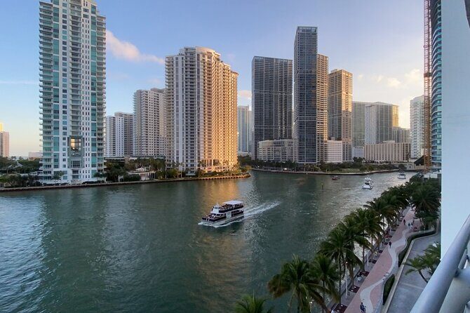 Miami: Biscayne Bay Star Island Sightseeing Cruise+Miami Skyline - What You Can Expect During the Tour