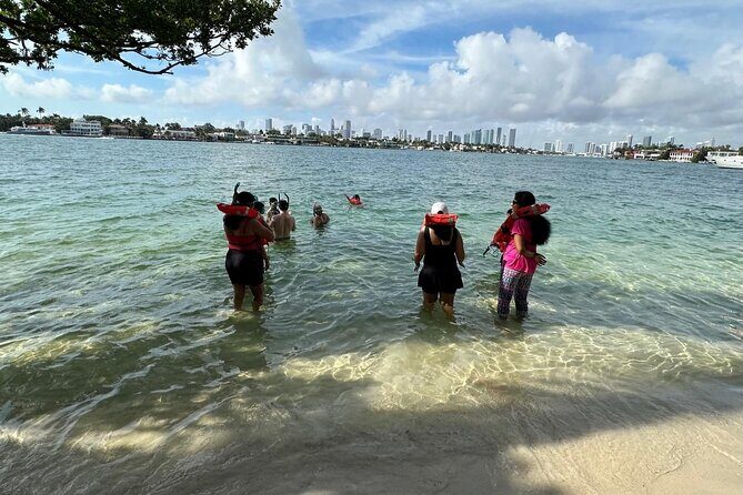 Miami Day Party Boat and Fun in the sun - Key Points