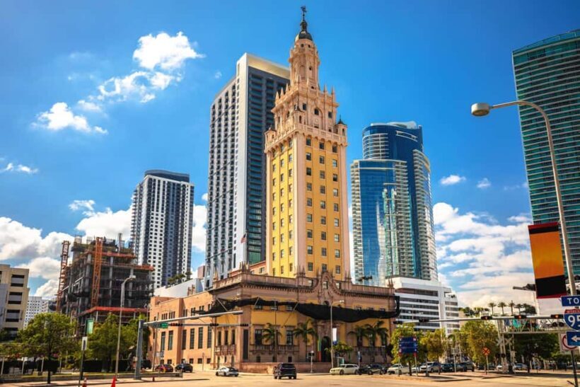 Miami Downtown Highlights Private Guided Walking Tour - Hidden Gems and Local Art