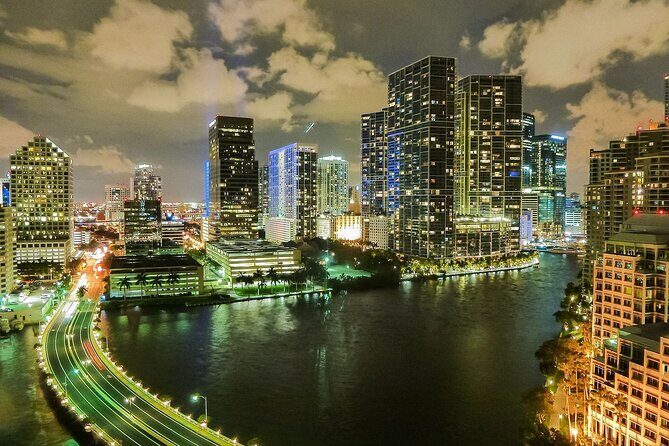Miami Evening Cruise of Biscayne Bay on Luxury Yacht - FAQ