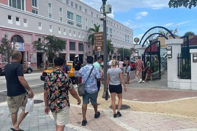 Miami & Ft. Lauderdale Airport Transfer & Transportation Service - Who Should Consider This Service?