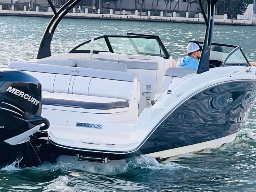 Miami: Guided Boat Tour with Champagne - The Guides and Service Quality