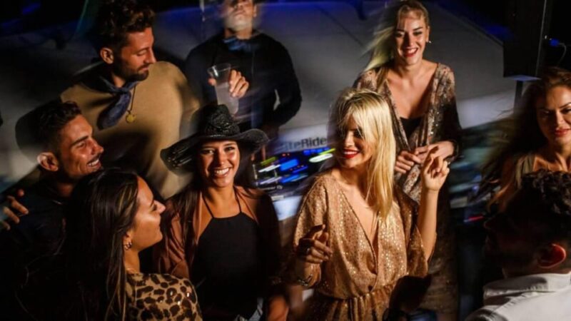 Miami Night Time Yacht or Boat Charter for Up to 12 Guests - What to Expect During the Tour