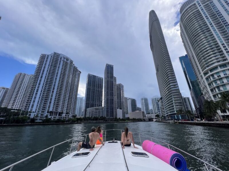 Miami: Private 52ft Luxury Yacht Rental with Captain - What to Expect and Practical Tips