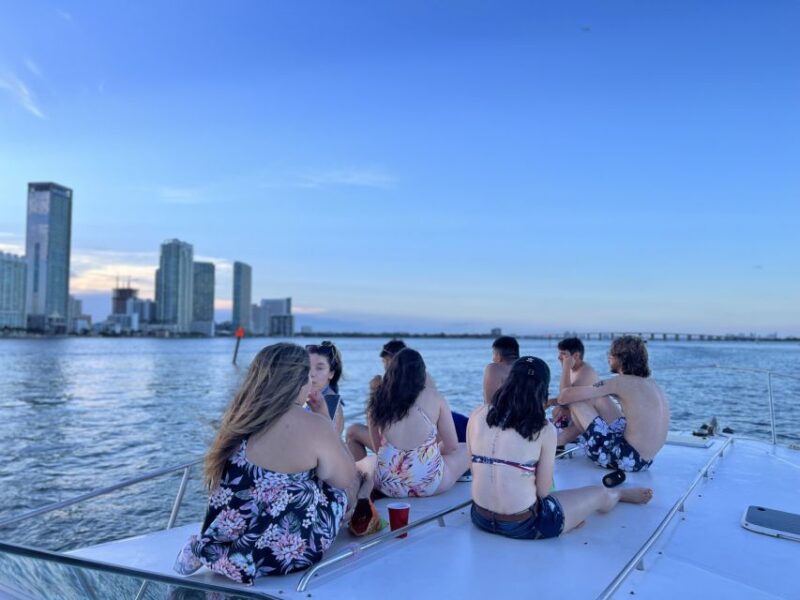 Miami: Private 52ft Luxury Yacht Rental with Captain - FAQ