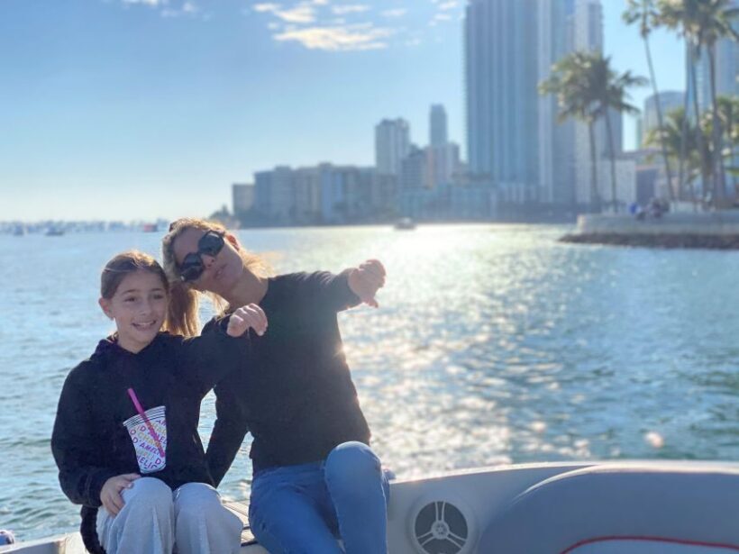 Miami: Private Boat Rental with champagne and captain - FAQ