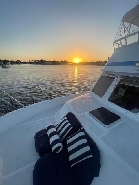 Miami: Private Dinner Cruise for 2 on a yacht. - The Location and Practical Details