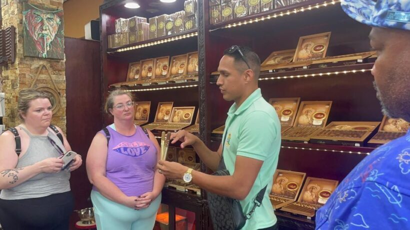 Miami: Private Iconic neighborhoods sightseeing tour - FAQ