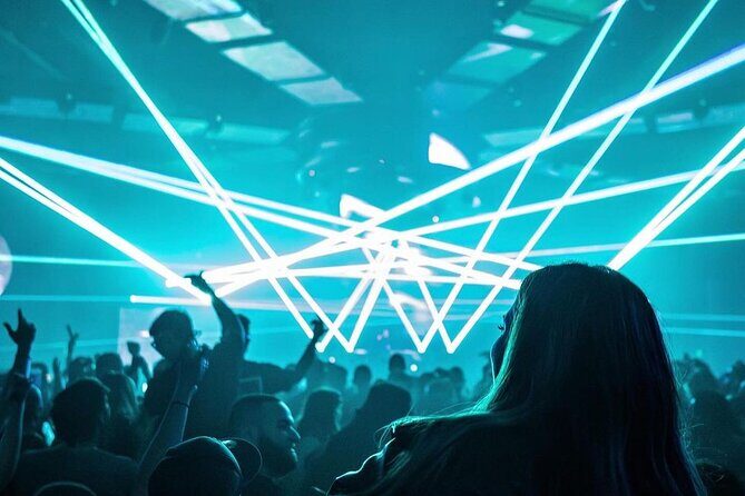 Miami Pub Crawl and Clubbing Experience - An in-depth look at the Miami Pub Crawl and Clubbing Experience