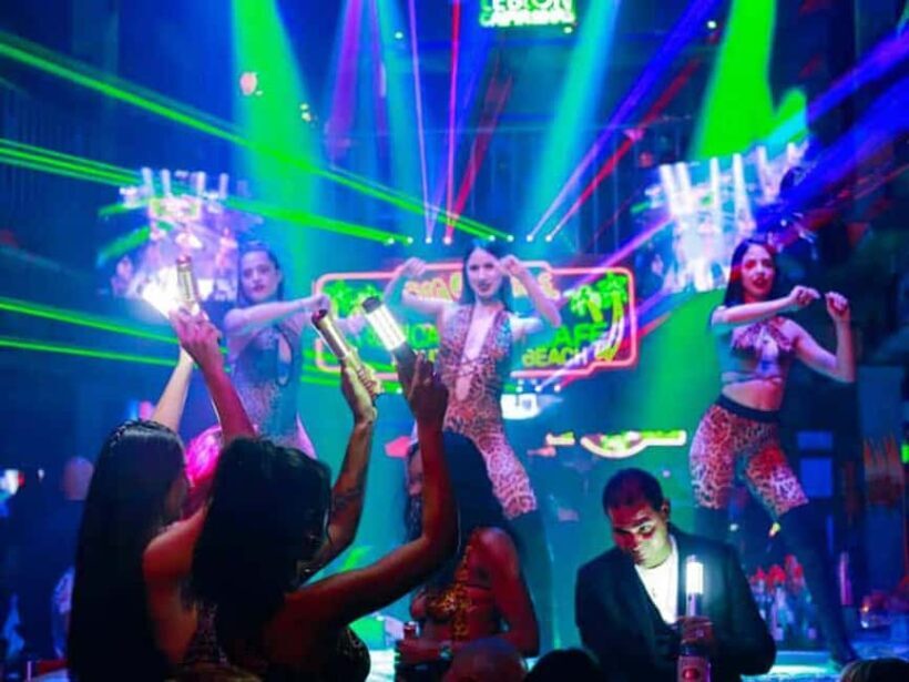 Miami Pub Crawl + Clubbing Experience - An In-Depth Look at the Miami Pub Crawl + Clubbing Experience