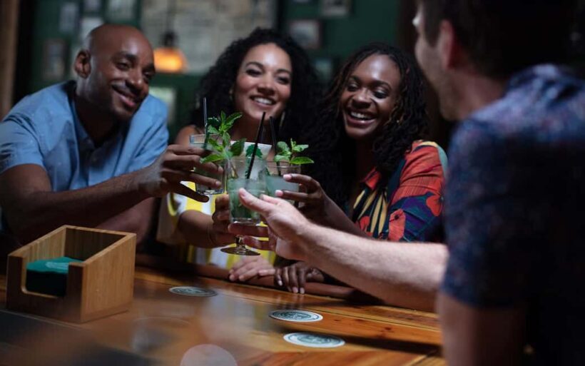 Miami: Salsa Night and Mojitos at Mango's Tropical Cafe - Key Points
