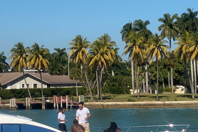 Miami Skyline 75 Min Cruise Tour Biscayne Bay Millionaire Homes - The Guide and Commentary