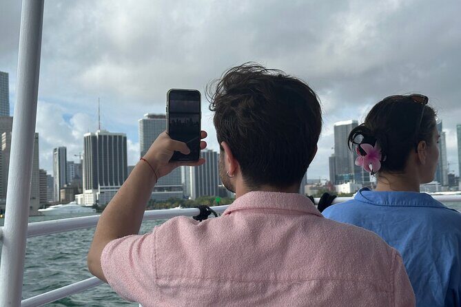 Miami Skyline Cruise of Millionaire Homes with Hotel Pick-up - Key Points: