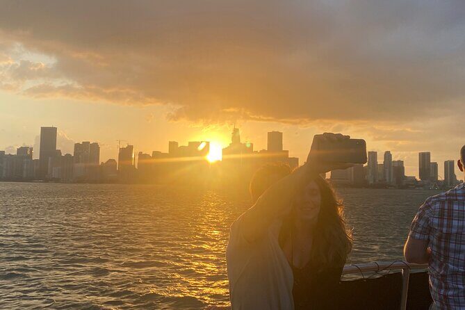 Miami Skyline: Happy Hour Cruise Music & Cash Bar - Practical Tips for Your Cruise