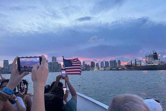 Miami Sunset Cocktail Cruise and a Drink - Who Will Love This Cruise?