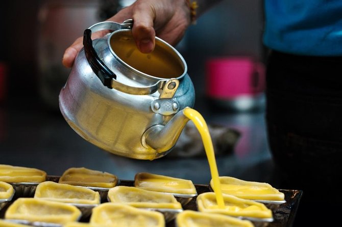 Michelin Premium Food Tour with Hawker Centre & Chinatown Tour - The Itinerary: What to Expect on the Ground