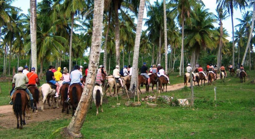 Miches: Laguna El Limón Kayak and Horseback Riding Tour - An Overview of the Experience