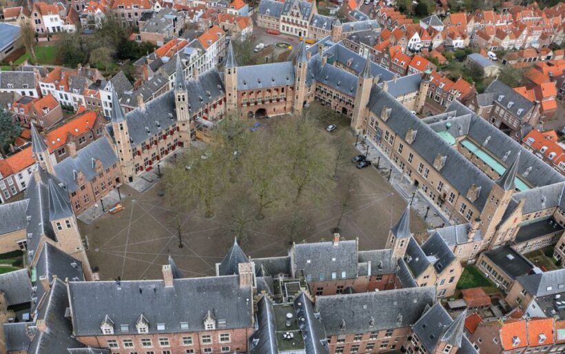 Middelburg: Guided City Walking Tour - The Sum Up