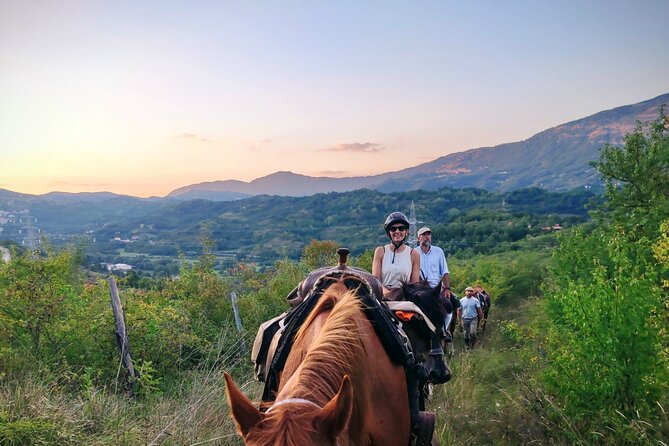 Middle day out of Rome on Horseback with meals included - Key Points