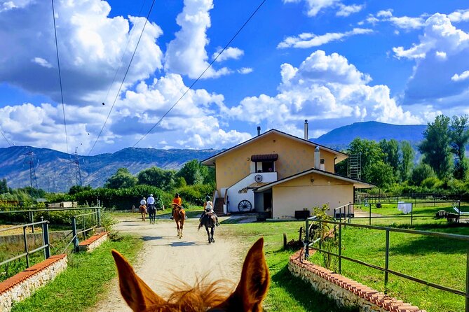 Middle day out of Rome on Horseback with meals included - FAQ