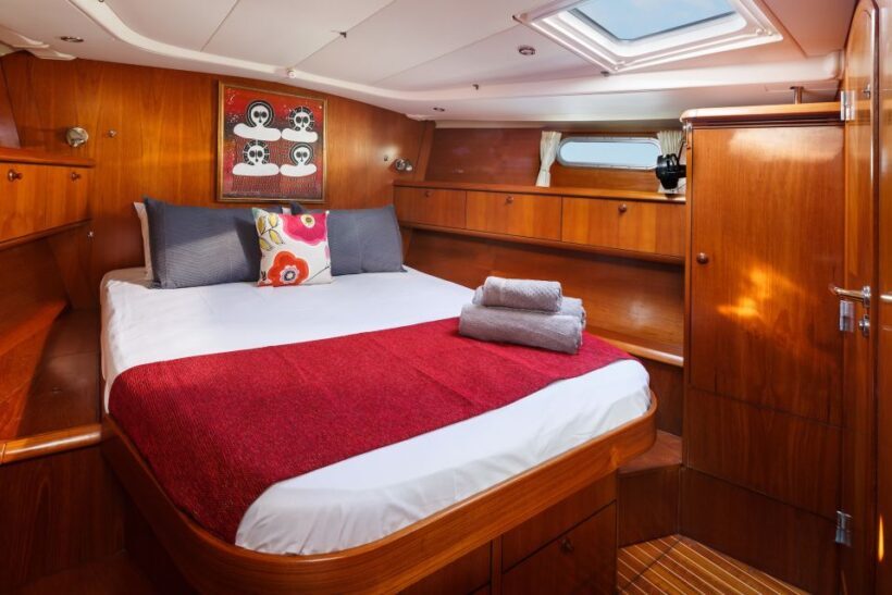 MILADY Whitsundays Private Yacht Cruise to Whitehaven - A Gourmet Picnic Lunch on the Water
