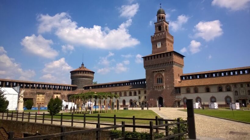 Milan 3Hour Cultural Bike Tour - Key Points
