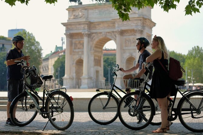 Milan: Bicycle Tour Live Tourist Guide 3 Hours and Half - Meeting Information