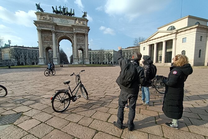 Milan: Bicycle Tour Live Tourist Guide 3 Hours and Half - Key Sights: Sforza Castle and Parco Sempione