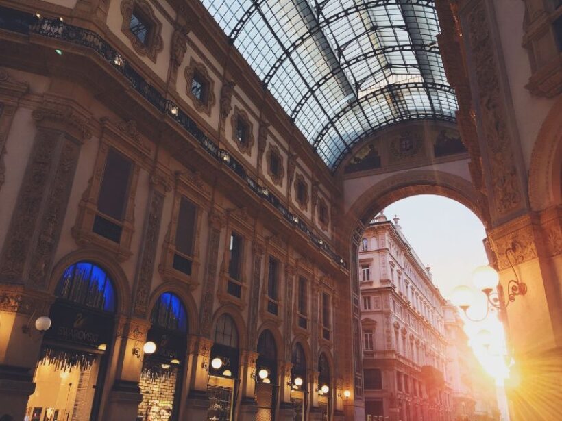 Milan by Night 2-Hour Walking Tour - What Reviews Reveal About the Experience