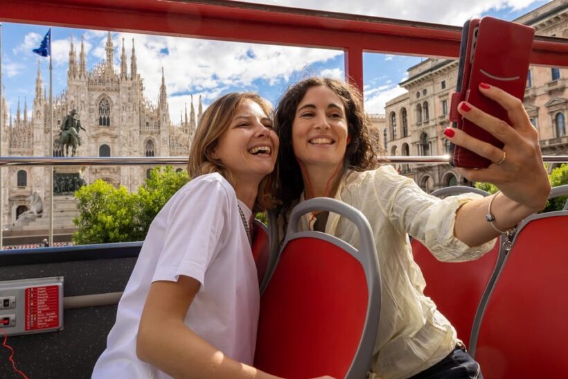 Milan: City Sightseeing Hop-On Hop-Off Bus with Audio Guide - The Experience: What to Expect from Each Route