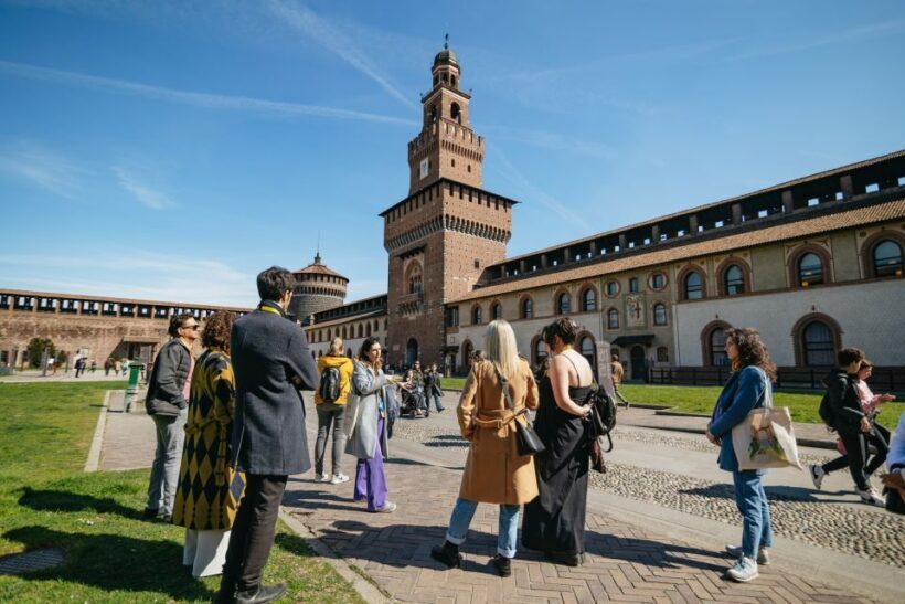 Milan: Da Vinci's Last Supper and Guided Walking Tour - Walking Through Milan’s Historic Heart