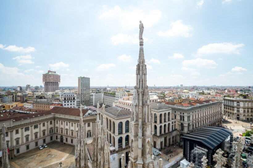 Milan: Duomo & Rooftop Tour with Optional Hop-On Hop-Off Bus - Getting to Know Milan’s Duomo
