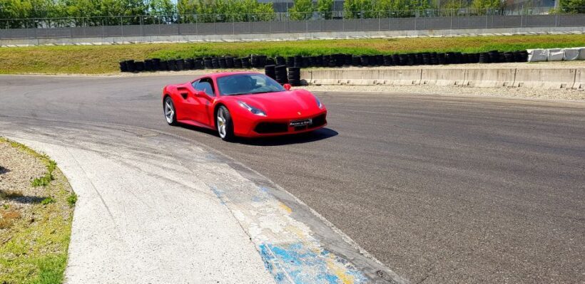 Milan: Formula BMW & Ferrari Race Course Driving Experience - The Experience Environment & Group Size