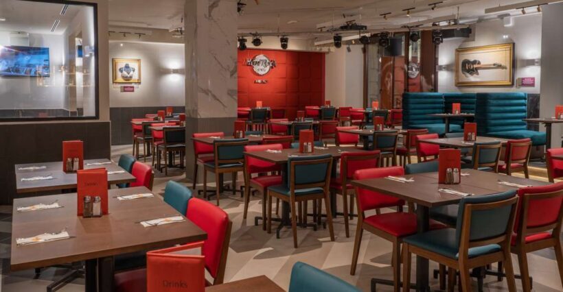 Milan: Hard Rock Cafe with Set Menu for Lunch or Dinner - Practical Aspects
