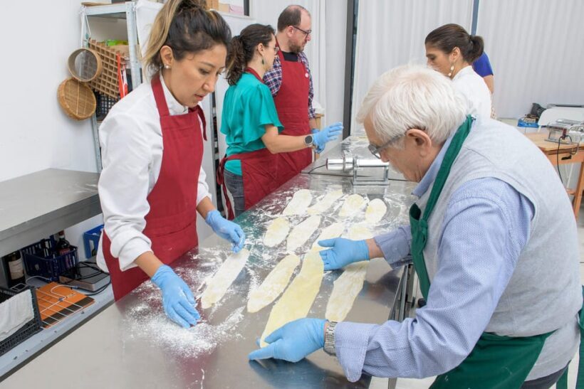 Milan: Italian Cooking Class with Food and Wine - Key Points