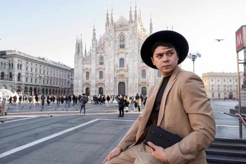 Milan: Private Professional Photo Shoot in Milan, Duomo-Castello - Professional Guidance and Local Insights