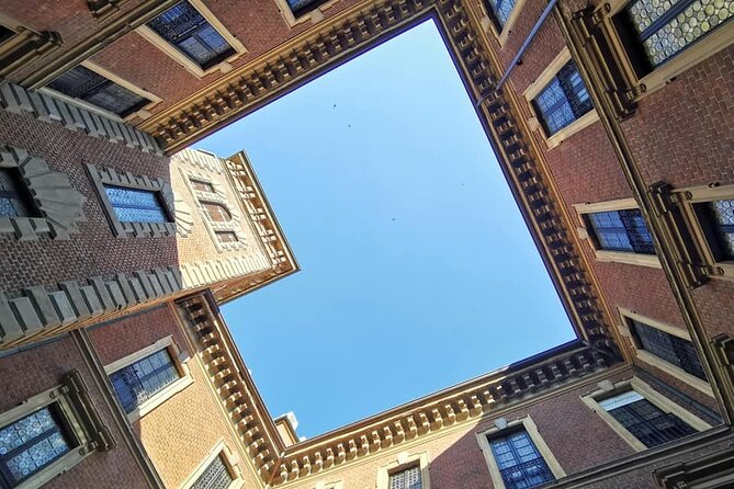 Milan Secret Tour - Relaxing in Indro Montanelli Public Gardens