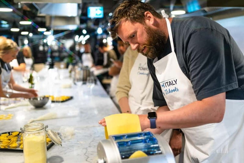 Milan: Small-group Pasta & Gelato Class with Unlimited Wine - Key Points