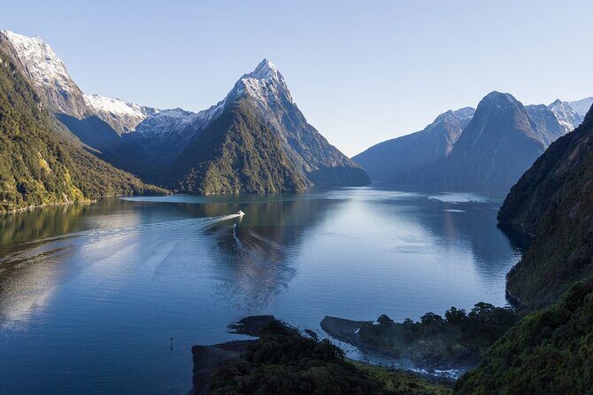 Milford Sound Business Class from Queenstown Cruise Lunch - An Elegant Journey to Milford Sound