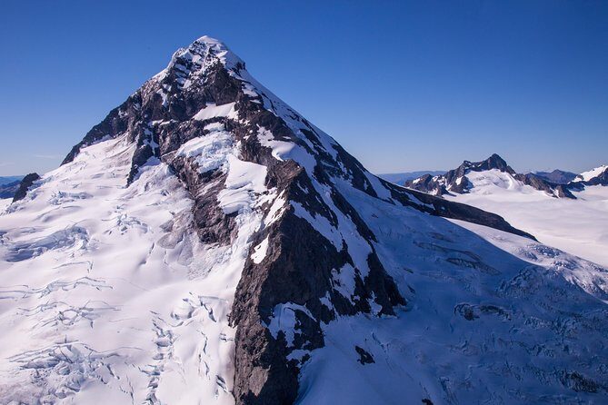 Milford Sound Glacier Flight & Cruise from Wanaka - The Experience: From Takeoff to Touchdown