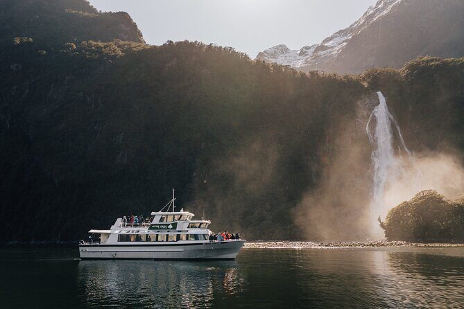 Milford Sound Helicopter and Cruise Tour from Queenstown - The Scenic Flight from Queenstown