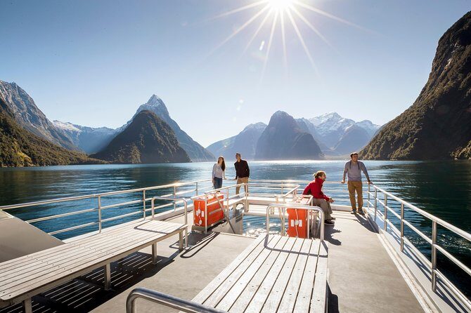 Milford Sound Premium Coach and Cruise with Lunch from Te Anau - Key Points