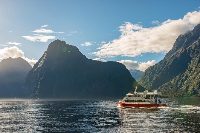 Milford Sound Premium Coach and Cruise with Lunch from Te Anau - FAQ