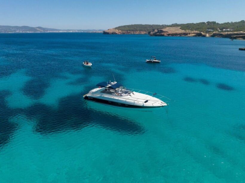 Milos : Kleftiko Half Day Semi Private Power Yacht Cruise - An In-Depth Look at the Yacht Cruise